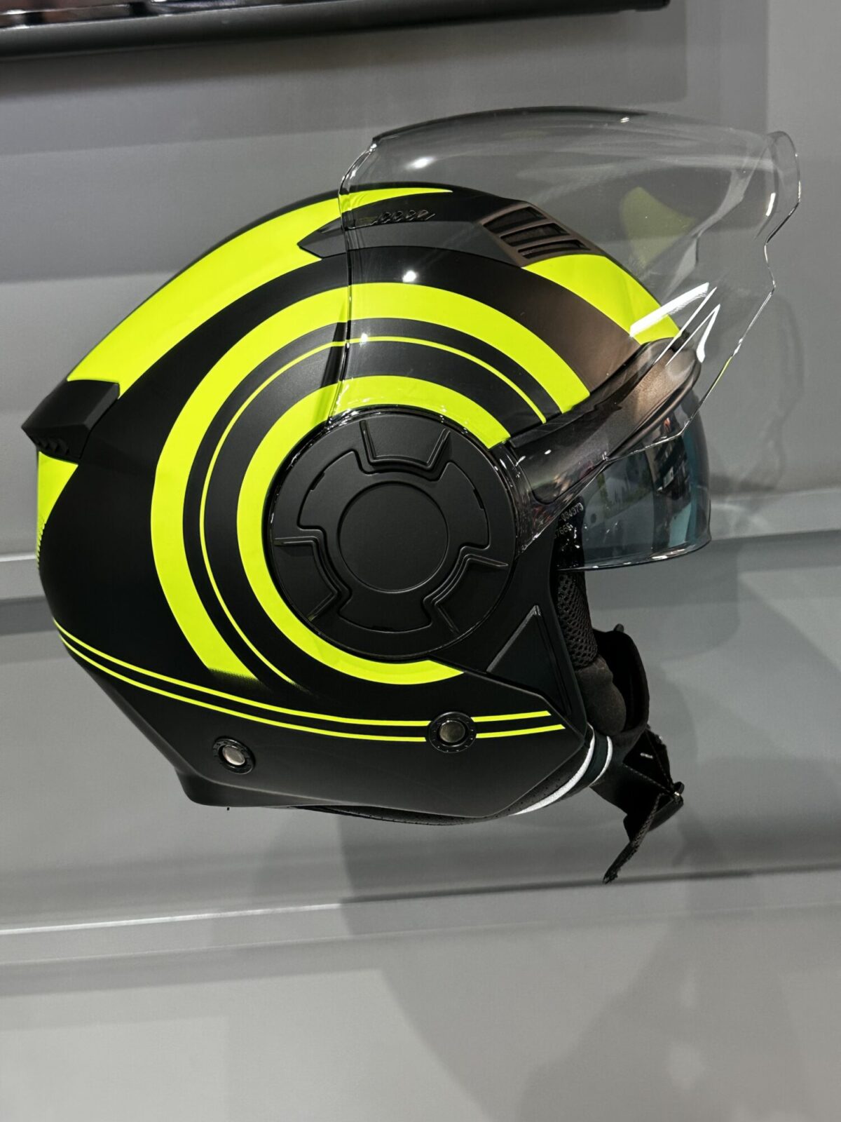 VITO JET ISOLA mat zwart + fluor – Rayci